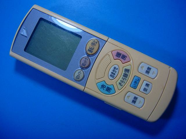 【商品情報】 メーカー：ダイキン 型番：ARC444A2 付属品：本体（写真内の物ですべてになります） ※電池カバー、バッテリー、充電器、コード、ふた カバー、枠等の付属品は写真に写ってない場合付属しません。 【商品の状態に関して】 使用感...