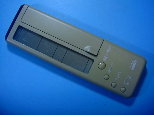 【商品情報】 メーカー：シャープ 型番：KRC111-2 付属品：本体（写真内の物ですべてになります） ※電池カバー、バッテリー、充電器、コード、ふた カバー、枠等の付属品は写真に写ってない場合付属しません。 【商品の状態に関して】 使用感...