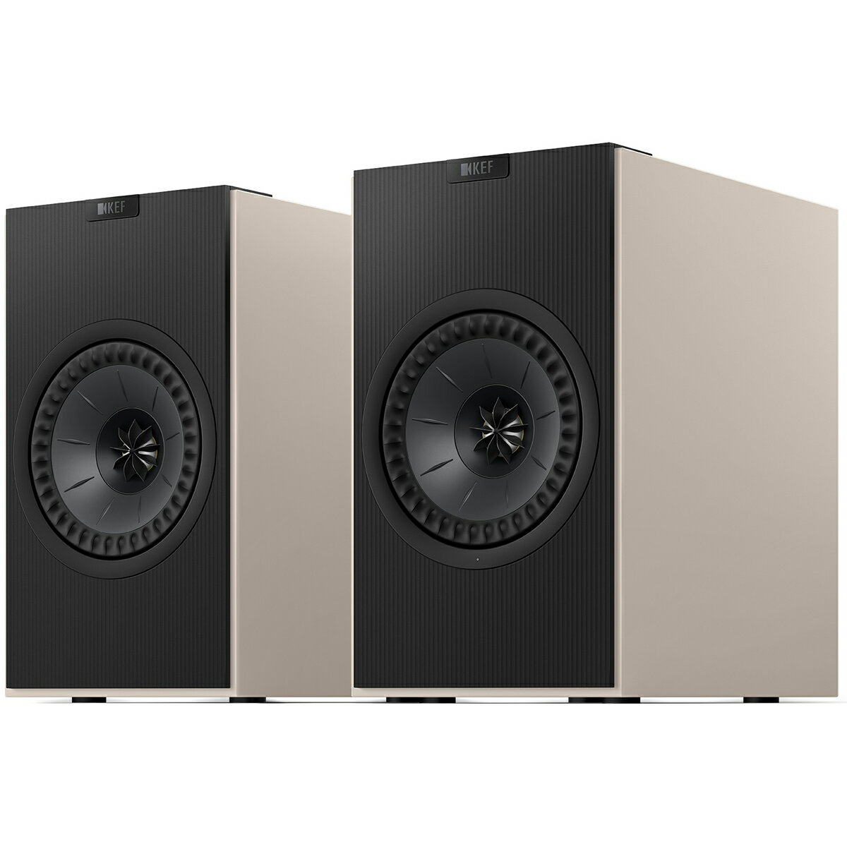 KEF　Coda W　2025年10月28日発売商品 同梱内容 Coda Wスピーカーセット リモコン 電源ケーブル スピーカー間ケーブル（3m） クイックスタートガイド 保証および安全情報 オールインワンHiFiスピーカー Coda Wは...