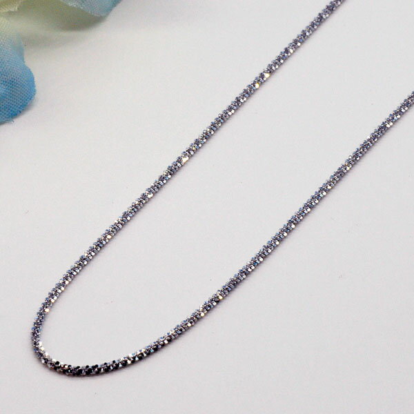 素材 K18WG 18金ホワイトゴールド チェーン 長さ：45cm（フリーアジャスター） ダルマ(プレート)幅：3.5mm 重量 約3.4g ラッピング「無」の場合は、スエードぷち巾着にお入れいたします。（巾着の色はお任せください。） ラッ...