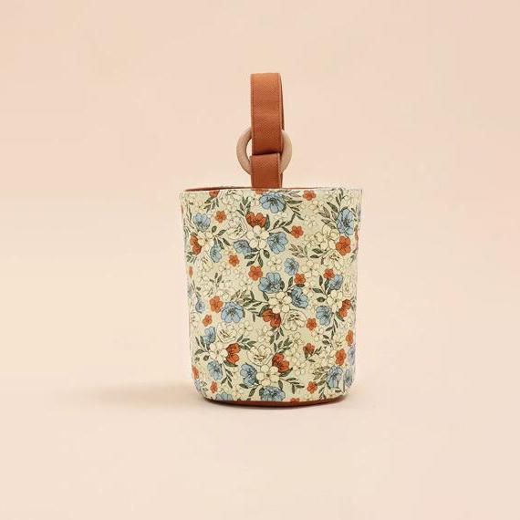 ご注意：品質問題以外は返品できません、ご了承ください。 キャンバス材料:高品質のキャンバスで作られ、良い通気性と耐久性を持っています。破れ防止で、あまり重くなく、とても軽いです。一定の防水効果があり、小雨に耐えられるが、防水バッグではない。...