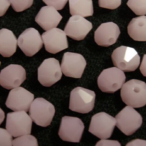 スワロフスキービーズのソロバン型と言われているビーズ手芸の定番品です。 ※5328は5301の後継型で細かな部分でのカットが異なるものの同じソロバン型として混ぜてご使用頂けます。 非定番カラーの為在庫のみで再入荷はありません。 サイズ：5m...