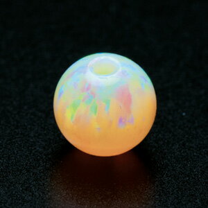 京都オパールは、天然オパールと同一の石英粒子をもとにし、京セラ独自の宝石合成技術によって、長い歳月をかけながら大切に育てられます。 遊色効果を醸し出すオパール構造の創出は、世界に類はなく、この独特の気品漂う風合いは、成型された樹脂製品では真...