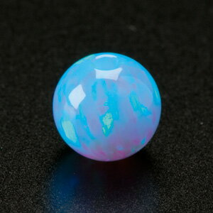 京都オパールは、天然オパールと同一の石英粒子をもとにし、京セラ独自の宝石合成技術によって、長い歳月をかけながら大切に育てられます。 遊色効果を醸し出すオパール構造の創出は、世界に類はなく、この独特の気品漂う風合いは、成型された樹脂製品では真...