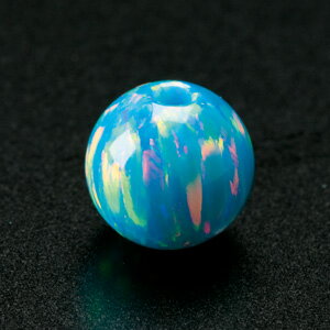 京都オパールは、天然オパールと同一の石英粒子をもとにし、京セラ独自の宝石合成技術によって、長い歳月をかけながら大切に育てられます。 遊色効果を醸し出すオパール構造の創出は、世界に類はなく、この独特の気品漂う風合いは、成型された樹脂製品では真...