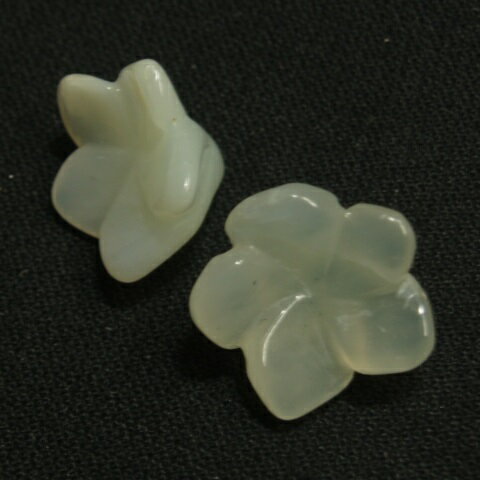 天然石は性質上、個々によってサイズや色のばらつきがあります。予めご了承下さい。 ＊モニターの発色の具合によって、実物と色が異なる場合がありますのでご了承ください。