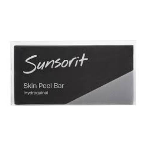 ●ハイドロキノール くすみ肌に透明感を。ワントーン明るい肌によみがえる。 角質ケア成分AHA・BHAに加え、ハイドロキノンを配合。毎日のピーリング洗顔で古い⾓質を洗い流し、みずみずしく透明感のある肌へと導きます。 ※ご注文の個数により、配送...