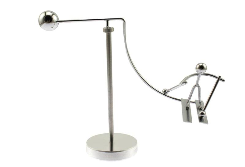 Speed mao ステンレス製 やじろべえ スイングトイ モビール スキースキーをしているやじろべえです。シンプルなデザインでどんなインテリアにも合わせやすいです。お部屋や机に置いてあるとちょっと揺らしてみたくなる。大人も子供も楽しめるお...