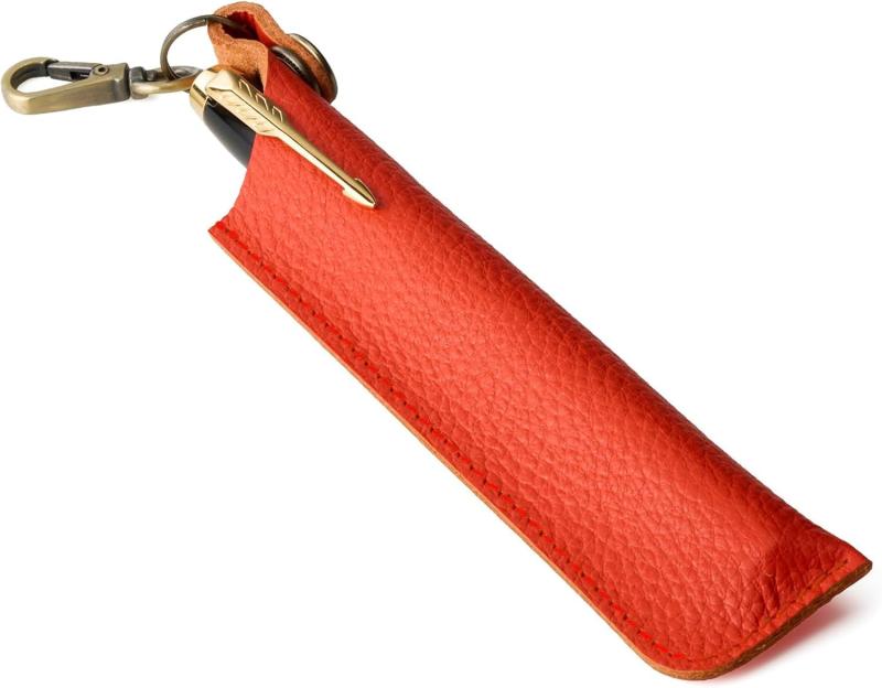 【Fioliella】ペンケース 牛革 1本【収納しやすく取り出しやすい】万年筆 ストラップ ペンホルダー 筆箱 首掛け【高級本革／大人の一本差しペンケース】傷をつけたくないお気に入りの万年筆やボールペン。そんなペンを長く大切に使うための一...