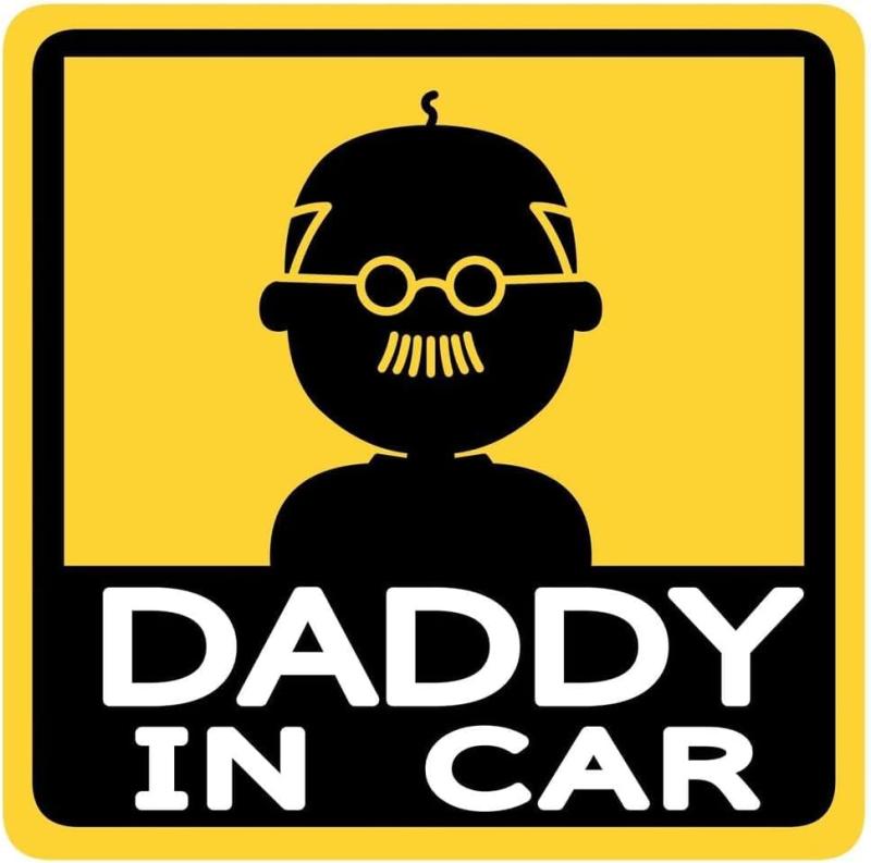 マグネットステッカー 車用ステッカー DADDY IN CARデザイン カーステッカー 簡単着脱 防水 ユーモア 面白い あおり運転防止 B0100商品サイズ：縦14cm × 横14cm。リアウィンドウやサイドに最適な目立つサイズで視認性抜...