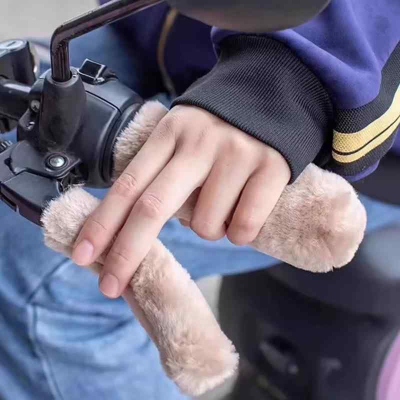 冬用グローブ 防寒ハンドルカバー サイクリング バイク用ハンドルカバー 防水 防風 手袋 バイク 自転車 ロードバイク 汎用 保温性良 春夏秋冬兼用 防寒 保温 すべりどめ インストールが簡触手部分の生地は柔軟性があり、保温性が良い。程よい...