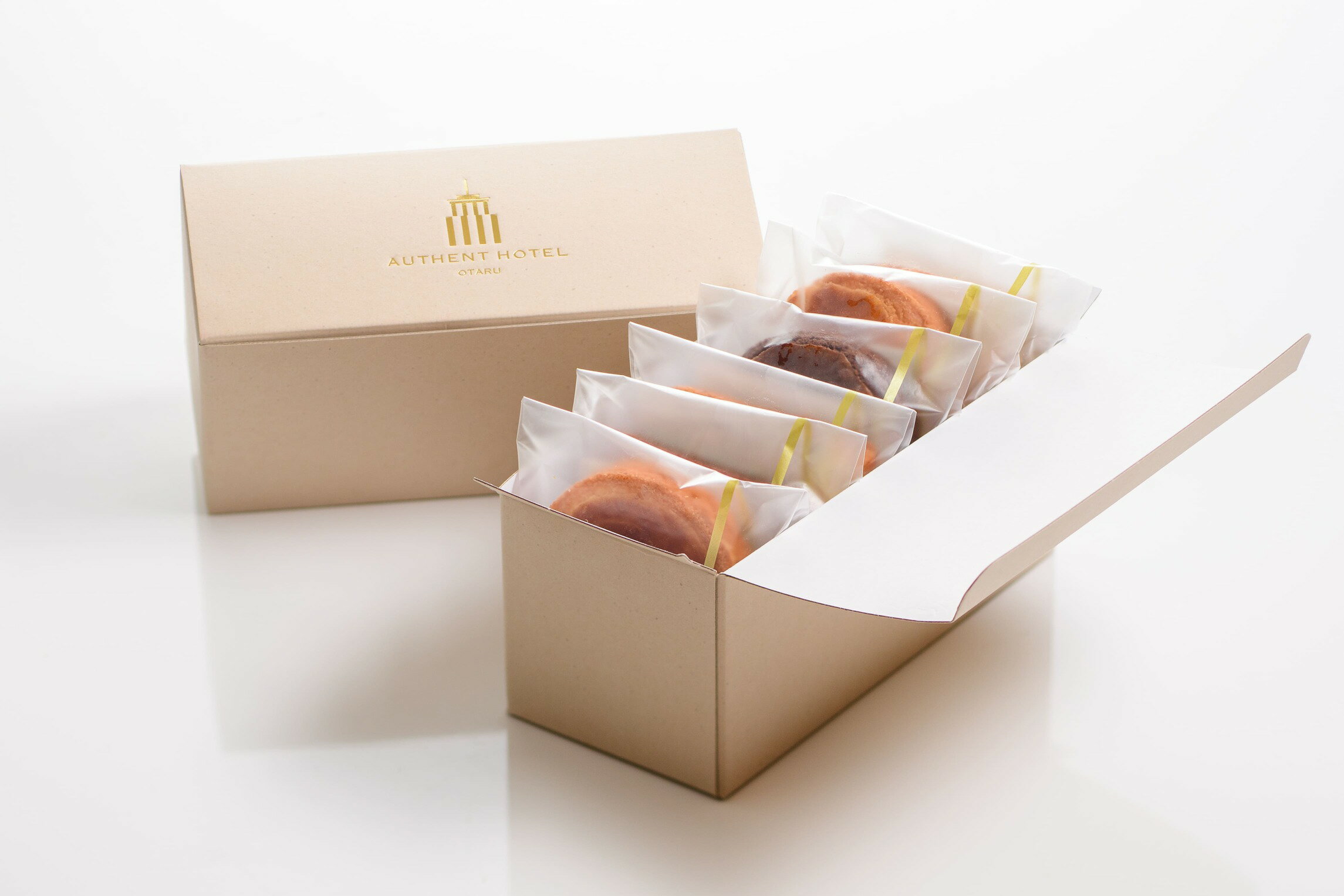 ギフト対応の詳細については、こちらから 商品名 オーセントホテル小樽オリジナル 「焼き菓子ギフト6枚入アソート」※内容はおまかせとなります。 原材料 バター、小麦粉、卵、他、 (一部に乳成分・小麦・卵を含む)※商品ごとに異なります。なお、焼...