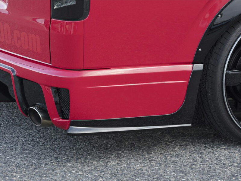 車メーカートヨタ車種ハイエース型式200系年式2004年8月~サイズナロー品番ES-1011品名ESSEX PROGRESS1 リアバンパーフィン FRP製仕様未塗装備考※この商品はFRP製の未塗装のみの設定です。※PROGRESSリアバン...