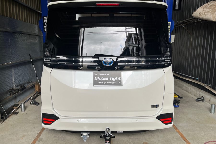 車メーカーTOYOTAトヨタ車種VOXYヴォクシー型式6AA-ZWR90W年式R4.1～ (2022/04～)グレードS-Z商品内容ヒッチメンバー本体ボールマウントヒッチボールマウントロックピン配線カプラー取り付けボルト一式取扱説明書タイプ...