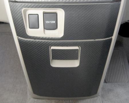 車メーカーTOYOTAトヨタ車種ヴェルファイア型式ANH20W ANH25W GGH20W GGH25W年式2008/5〜2015/1品番LC-ASCT1品名マジカルアートレザー センターロアボックスセット商品説明アクセサリーソケット+セン...