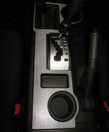 車メーカーTOYOTAトヨタ車種FJクルーザー型式GSJ15W年式2010/12〜品番CCCT-6品名マジカルカーボン センターコンソール商品説明センターコンソール専用のマジカルカーボンです。納期についてこちらの商品は受注生産の為、約1週間...