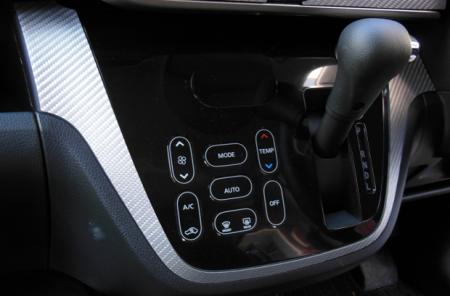 車メーカーNISSANニッサン車種デイズルークス型式B21A年式2014/2〜適合備考ハイウェイスター品番LC-IPN2品名マジカルアートレザー インナーパネル商品説明インナーパネル専用のマジカルアートレザーです。納期についてこちらの商品は...