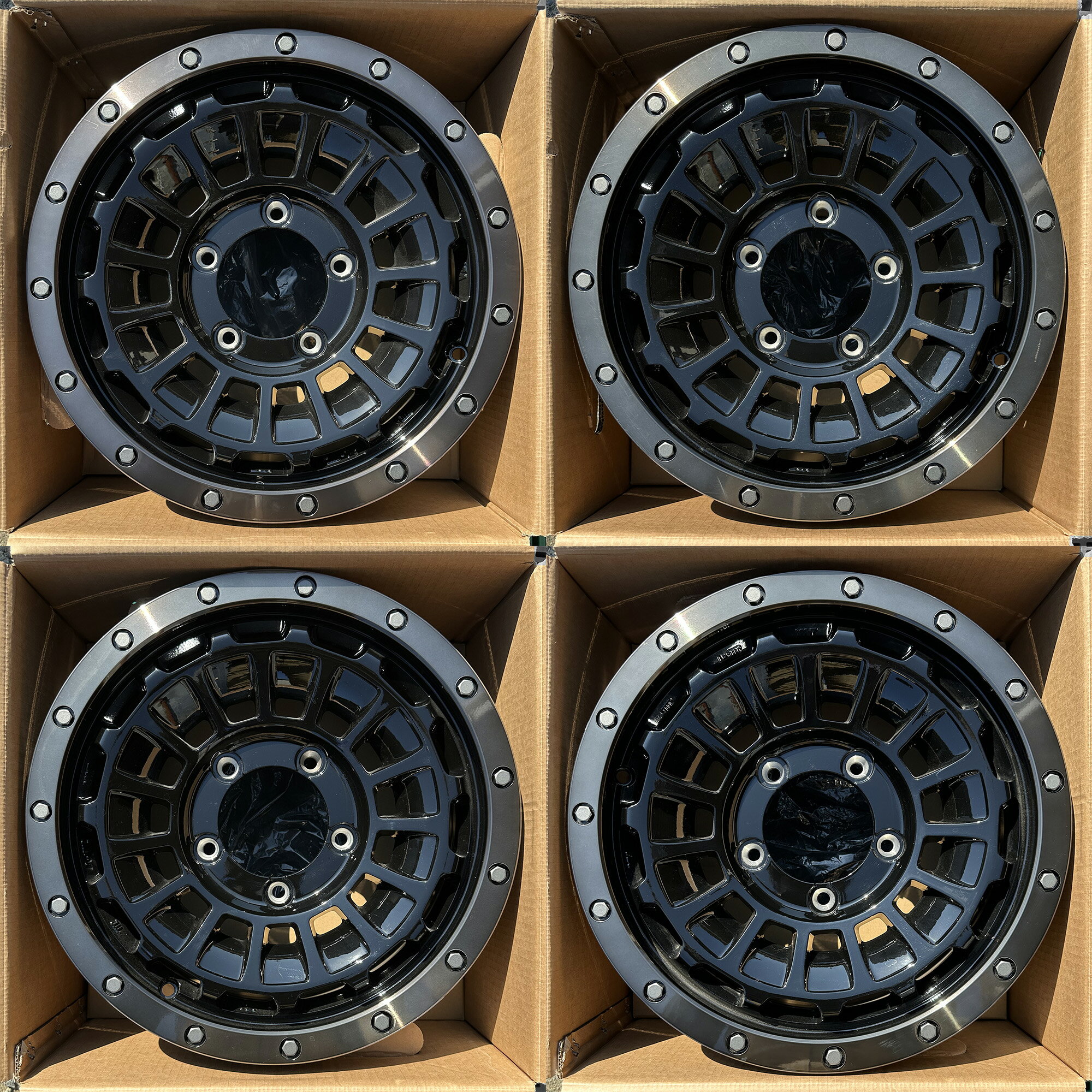 ブランドバークレイハードロックアイテムローガンカラーブラック＆リムポリッシュ＋ブロンズクリア(BK/BRC)価格(税別)￥47000リム径16リム幅5.5インセット+20HOLE5P.C.D.139.7ハブ径φ109座面テーパー座規格JWL...