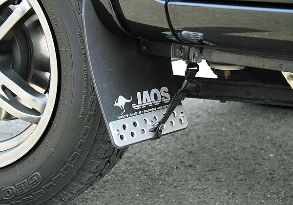 車メーカーSUZUKIスズキ車種JIMNYジムニー型式JB23W年式H10.10～H30.2 (1998/10～2018/02)品番B622512FメーカーJAOSジャオス商品内容フロントマッドガード、ハンガーベルト(ブラック)、ハンガーベ...