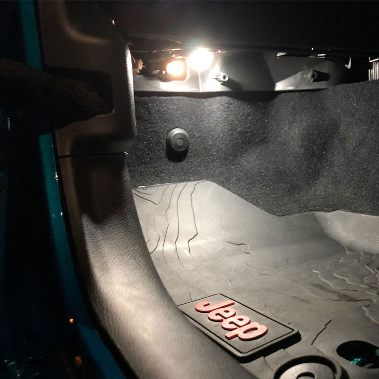 車メーカーJEEP車種ラングラー JL年式2018～2023適合備考※2024～取付不可JAN4580434541653品名LEDフロアライト 仕様LEDカラー： ホワイト備考※部品ごとの補給対応はしておりません。取り付け方法純正フットラン...