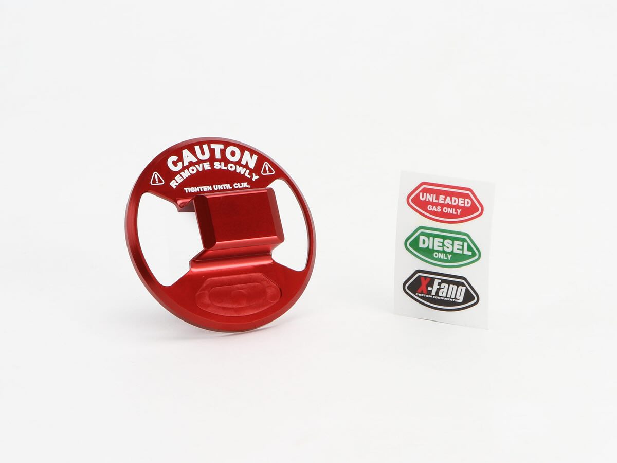 車メーカーMITSUBISHIミツビシ車種TRITONトライトン型式3DF-LC2T品番XF692645RDメーカー名X-Fangクロスファング品名ビレットフューエルキャップカバーカラーアルマイトレッド附属品油種表記ラベル2種、X-Fang...