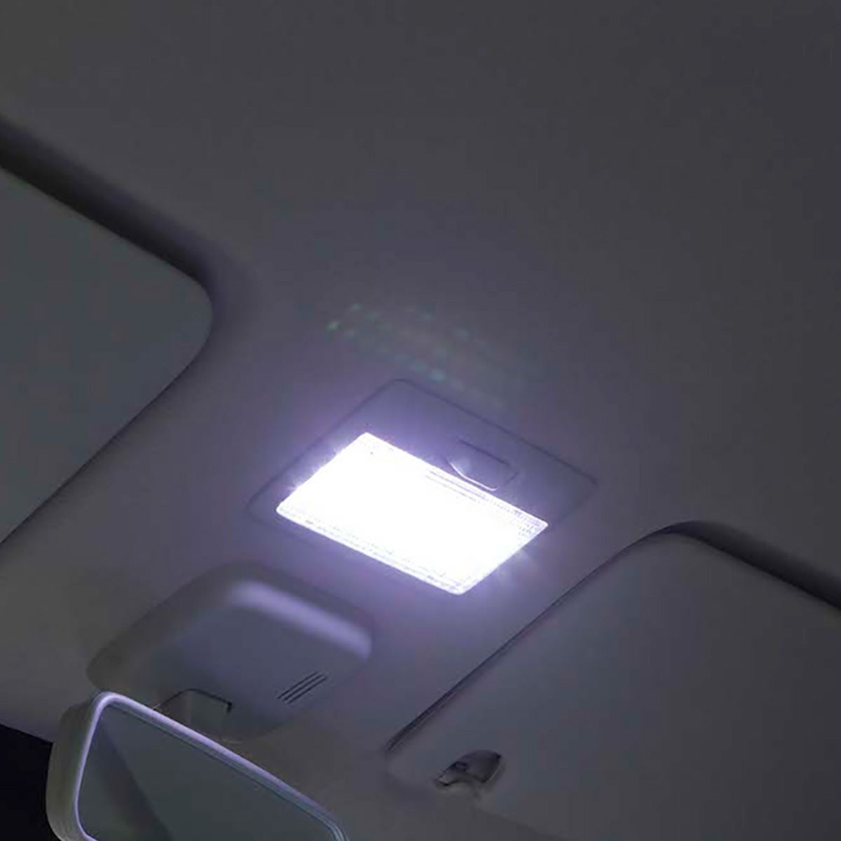 ■車種専用LEDルームランプセットのスズキXBEE対応品です。■LEDバルブやテールランプで培ったヴァレンティ独自のノウハウを生かしたハイスペックモデルです。■高輝度LEDチップを使用することにより、圧倒的な輝きで車内全体をライトアップしま...