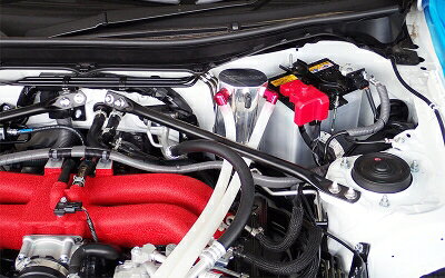 AS商品コードTRSZ001690メーカー昭和トラストメーカーコード13510601商品説明等■専用設計でボルトオン装着が可能！●オイルキャッチタンク1000（アルミバフ仕上げ）をベースに　専用設計でボルトオン装着ができます。●ブローバイガ...