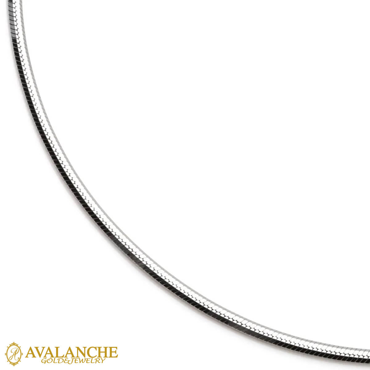 コメント 蛇のようにしなやかなデザインが特徴のスネークネックレス。全体にカット加工が施されているため、光を反射する面が多く揺れ動くたびに上品な輝きを放ちます。重ね着けにオススメのネックレスです。 素材 シルバー925 サイズ 幅1.5mm ...