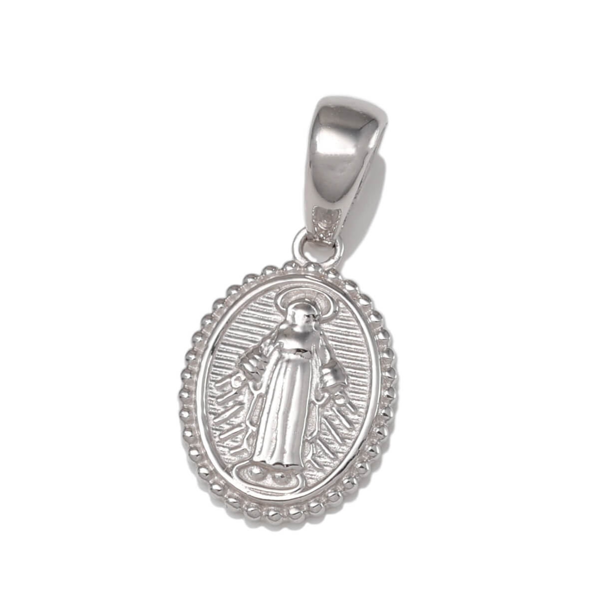 コメント 高い人気を誇るマリアデザインのペンダント。シンプルでどんなファッションにも合わせやすいデザインです。小振りなサイズですので、重ね着けとしてもおすすめです。 着用のネックレスはこちら 素材 10K ホワイトゴールド サイズ 縦幅 横...