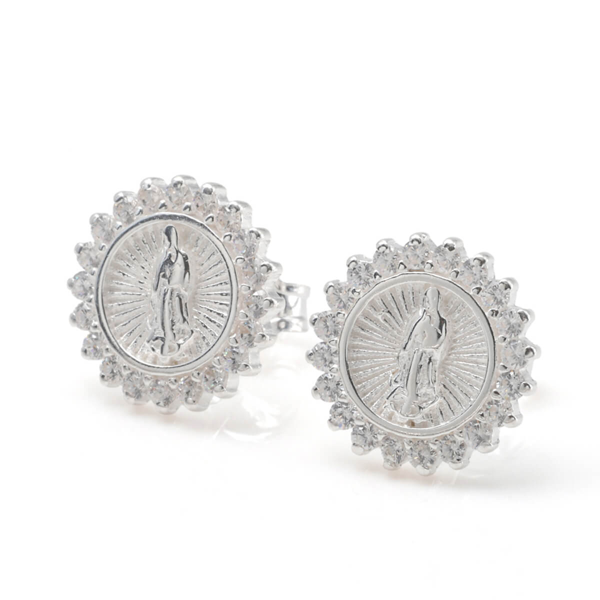 コメント 高い人気を誇るマリアデザインのシルバーピアス。中央にマリアをデザインし、その周りにジルコニアをセットしたどんなファッションにも合わせやすいピアスです。 素材 シルバー925 石 ジルコニア サイズ 縦幅 横幅 11.5mm 11....