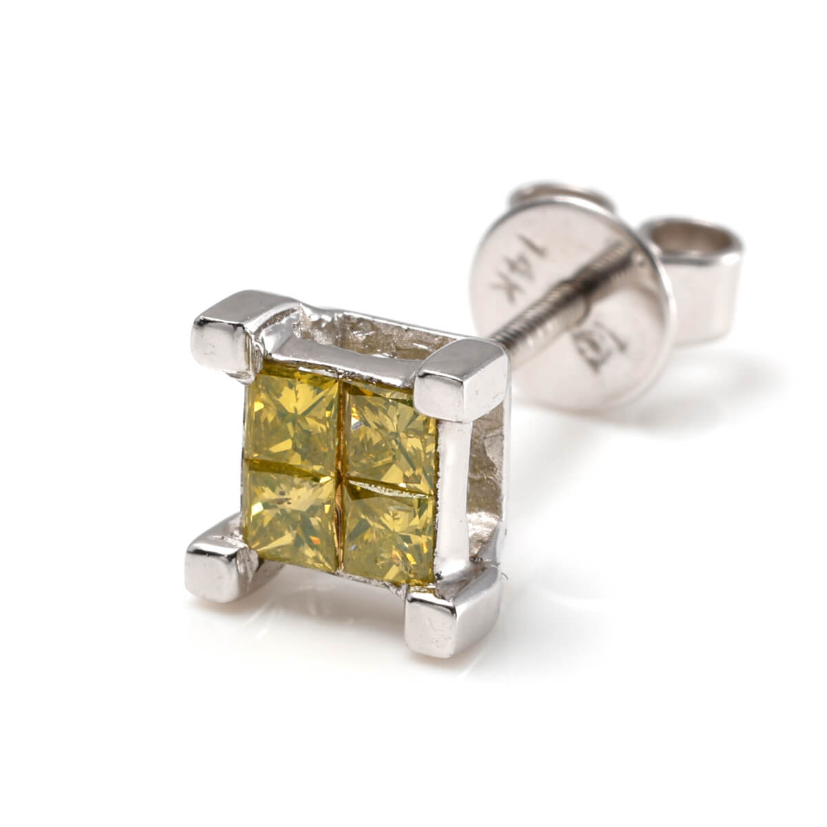 コメント スクエアデザインのホワイトゴールドピアス。プリンセスカットのイエローダイヤモンドを4石セットしている為、他とは異なる綺麗な輝きを放つデザインで、見る人を惹きつけます。サイドからの見た目にも拘ったデザインです。 素材 14K ホワイ...