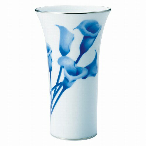 美しいグラデーションの染付で描かれたカラーの花はシンプルで気品があります。日本製 木箱 磁器 花瓶（約Φ150×250mm）×1美しいグラデーションの染付で描かれたカラーの花はシンプルで気品があります。日本製 木箱 磁器 花瓶（約Φ150×...