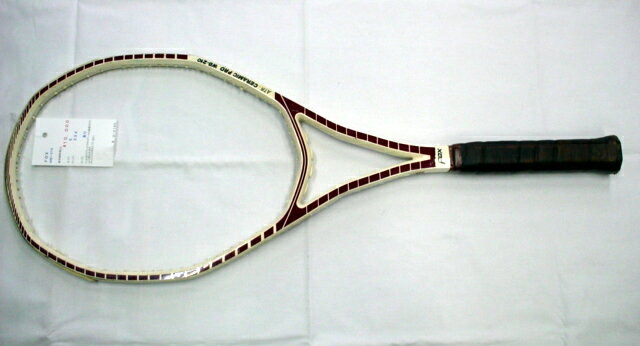 【商品名】 WB−210【メーカー】 その他メーカー【グリップサイズ】 5【重量（実測値）】 334g【程度】 B:少し傷あり【付属品】 ケース【商品No.】 D-2190※重量・フレックスに関しましては実測値となります。アメリカのラケット...