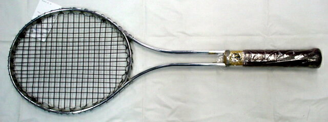 【商品名】 T2000　R-FLEX（黒赤）【メーカー】 ウィルソン【グリップサイズ】 5【重量（実測値）】 375g【程度】 B:少し傷あり【付属品】 ケース【商品No.】 D-3866※重量・フレックスに関しましては実測値となります。グ...