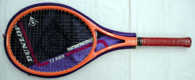 【商品名】 SGウィナー【メーカー】 ダンロップ【グリップサイズ】 2【重量（実測値）】 347g【フレックス（実測値）】 41【程度】 S:新品同様【付属品】 ケース【商品No.】 D-4580※重量・フレックスに関しましては実測値となり...