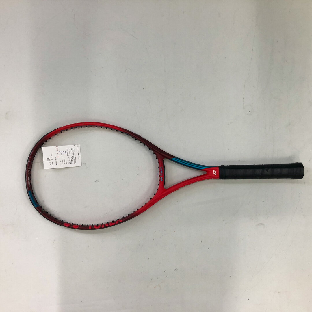 高い操作性でボールを掴む、 強烈スピンのコントロールモデル。 フェース面積：98平方インチ 重量/バランスポイント：平均305g/315mm ストリングパターン：16×19 厚さ：23.0/23.0/21.0 (mm)【商品名】 Vコア98...