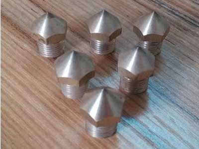 ■3DVISION-XTの交換用ノズルです。 ■Mankati社FullScaleXTにも使用出来ます。 ■数量：1個 ■穴径:0.4mm ※3DVISION-XT-Plus, FullScaleXT-Plusには使用できません。>