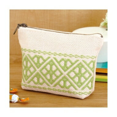 商品情報 出来上がり寸法 約縦10cmx横14.5cmxマチ3cm内容 <キット内容>こぎん糸No.1100布<コングレス>裏布ファスナーこぎん針図案付説明書<打込目数>18カウント／1インチ・約70目／...