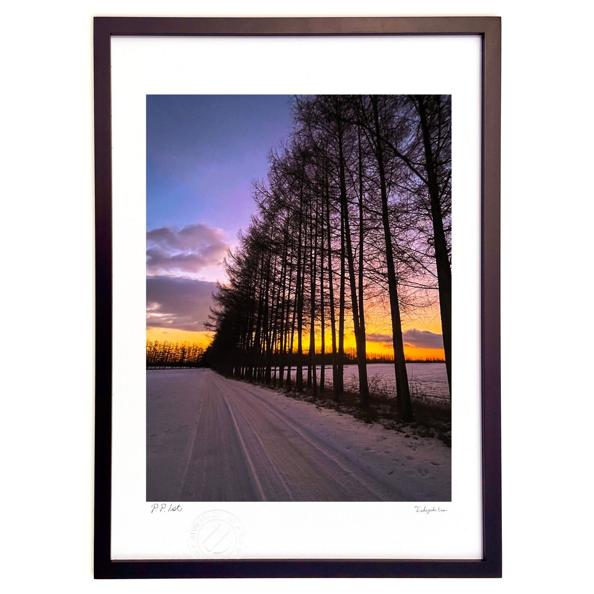 【作家からの作品説明】防風林越しの朝焼け防風林越しに見える朝焼けkuma-gaita-kuma北海道帯広市周辺の風景を撮影しています。【商品の説明】店主の榎本高行です。自分の撮った写真を額装して販売をはじめたのが2005年。気づいたら、長い...