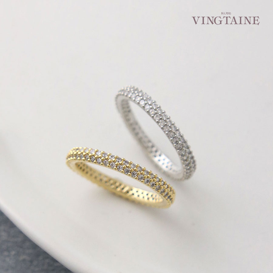 重ね付けのリングは同じ商品の色違いです 重ね付けのリングは同じ商品の色違いです 商品説明繊細な輝きで指先に洗練を纏う、パヴェリング。小粒のストーンをびっしりと敷き詰めた、エタニティ風のデザイン。華やかすぎず、それでいてしっかりと品格のある存...