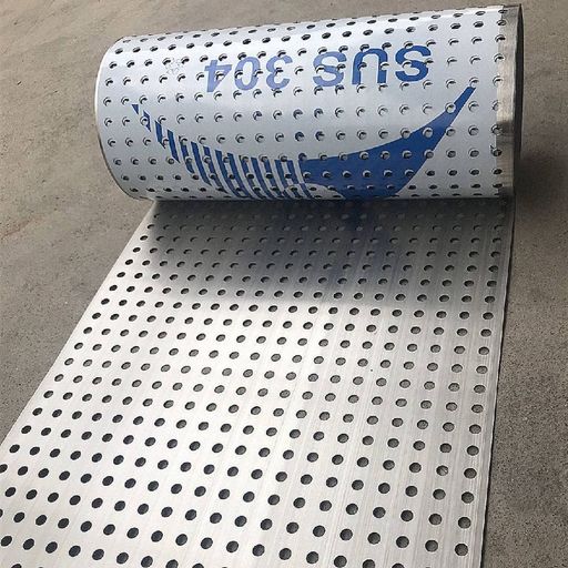 厚さ: 0.3mm サイズ: 400x1000mm 絞り: 8mm 穴ピッチ:10mm 注: 切断には、鉄のハサミまたはアングル グラインダーを使用できます。 けがをしないように、取り扱いの際は手袋を着用してください。