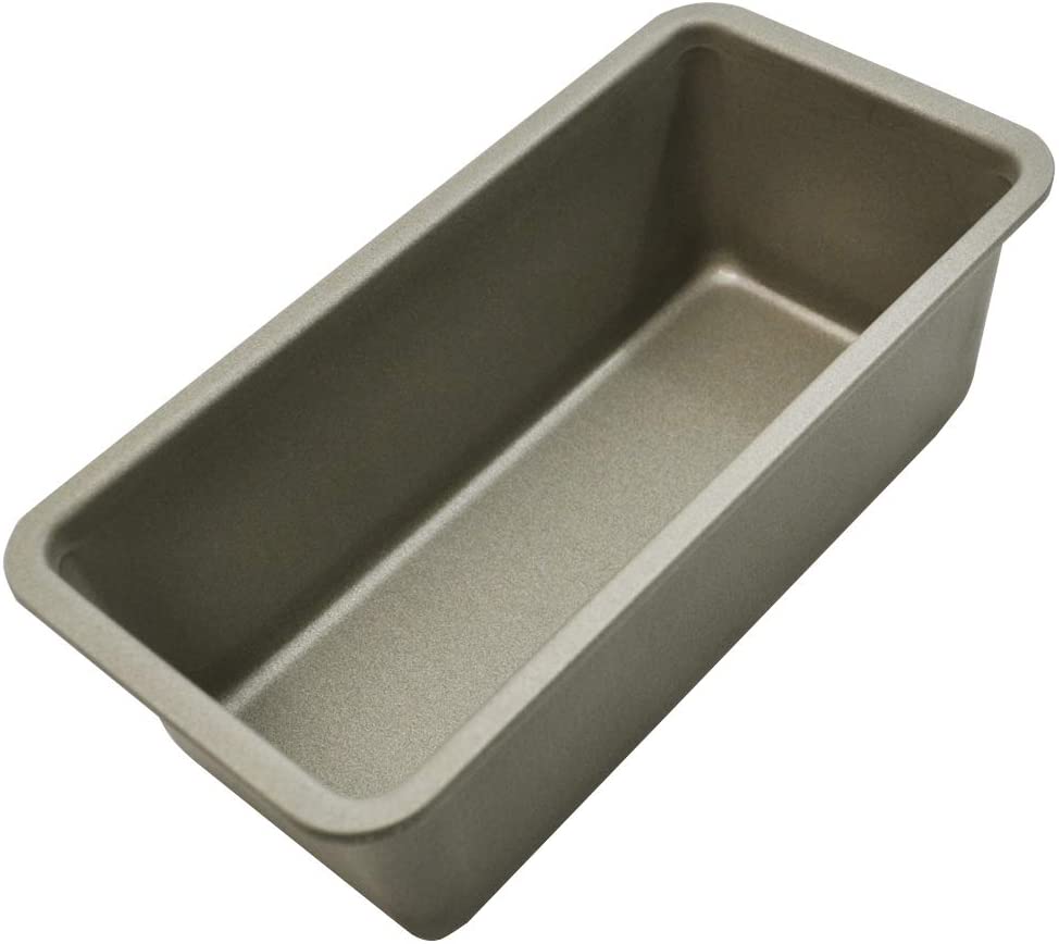 商品内容販売元：貝印株式会社原産国：日本サイズ:8.7×17.8×6cm 重量:130g 素材・材質:鉄(フッ素樹脂塗膜加工) ここに注目・お手入れのし易いフッ素樹脂加工タイプのパウンドケーキ型 ・自分だけのオリジナルケーキをつくろう