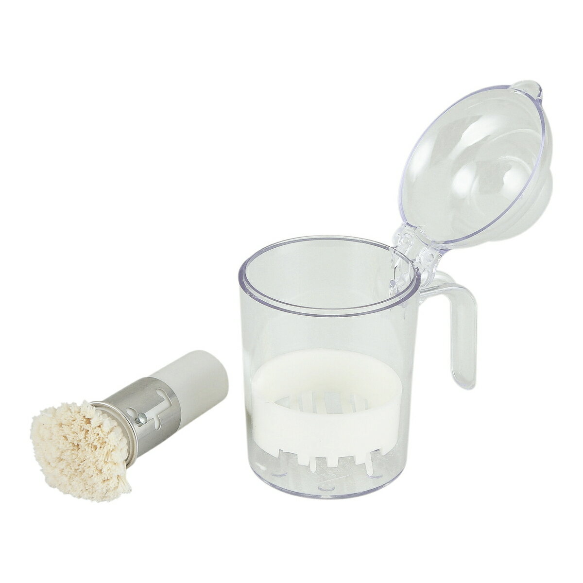 商品内容販売元：貝印株式会社原産国：日本サイズ(約)：112×100×63mm重量(約)：79g材質：本体・フタ/AS樹脂（耐熱温度70℃）　目皿/ポリプロピレン（耐熱温度110℃）　油引き本体/ABS樹脂（耐熱温度80℃）　金具/アルミニ...