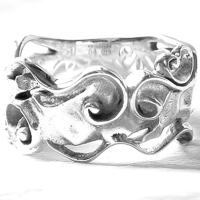 ■Gaudi/ガウディジュエリー【リング】 └【タイプ】 サグラダ・ファミリア、クロス十字架、マリア【素材:シルバー】 ［要確認］メーカー取寄せ時2-4日/メーカー欠品の場合キャンセル扱い(在庫、詳細納期は要問合せ)付属品 : ブランドボッ...