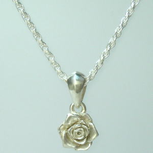 ■sou designs/ソウデザインズ【ペンダント、ネックレス】 └【タイプ】シルバー925、真鍮使用、スカル骸骨ドクロ、スタッズ、クロスボーン、チェーン、ギフト ■別売チェーン一覧はこちら チェーンの種類 ボール アズキ キヘイ チェー...