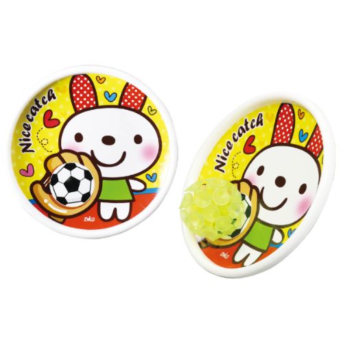 ぴったんこキャッチ 吸盤のボールがミットにぴったんこ!ミット2枚とボールのセット 商品サイズ(単位mm) : ミット : φ180mm、ボール : φ55mm 重量(g) : 91g 材質 : PP、ゴム、PVC 包装形態 : 袋 包装サイ...