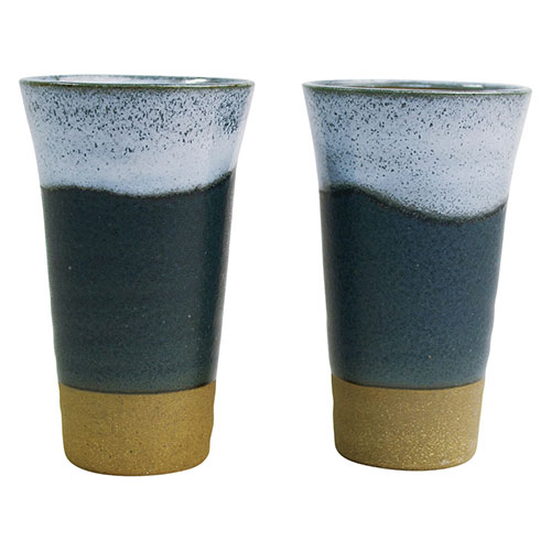 白波一味ビールカップペアセット陶器のビールカップ。 ビールの泡立ちも良く美味しさ倍増。メーカー品番 : MK-6 内容物 : 本体(約120ml)(約62×62×102mm)×2 素材 : 磁器 生産国 : 日本 パッケージ形態 : 化粧箱...