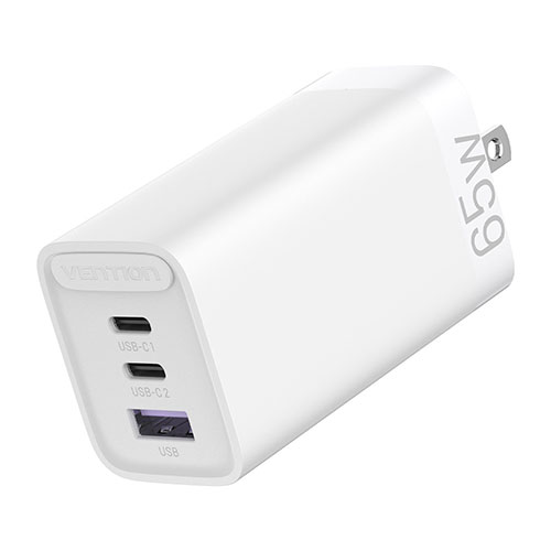3-port USB(C+C+A) GaN コンセント充電器(65W/30W/30W) ホワイトカラー : ホワイト 入力 : 100-240V~50/60Hz 1500mA 出力(USB-C1) : 5V=3A, 9V=3A, 12V=3...