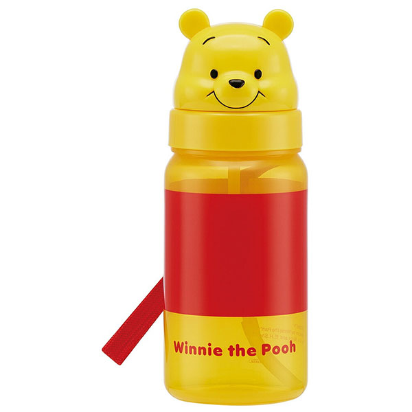 軽くて可愛いキャラクターダイカットボトル。 飲みやすくて柔らかいシリコンストロー！ 水筒のあたま部分をクルッと持ち上げれば、下からストローが出てきます♪ 持ち運びに便利なストラップ付き。 替え用の飲み口が1個付いています。 ※火傷の危険があ...