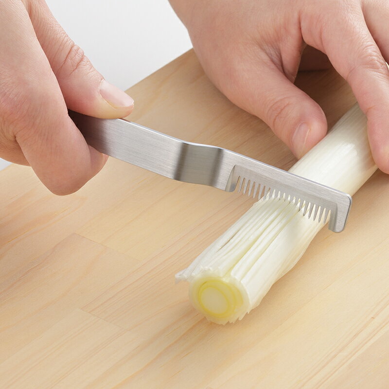 イイトコ EAトCO Saku leek cutter サク ネギカッター green onion cutter リークカッター 長ネギ 白髪ねぎ ステンレス製 食器洗い機対応 日本製 ヨシカワ saku as0064 ネコポスでお届け ※...